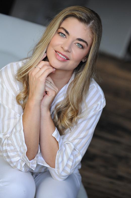 Abby Barton | Face Model and Casting Agency