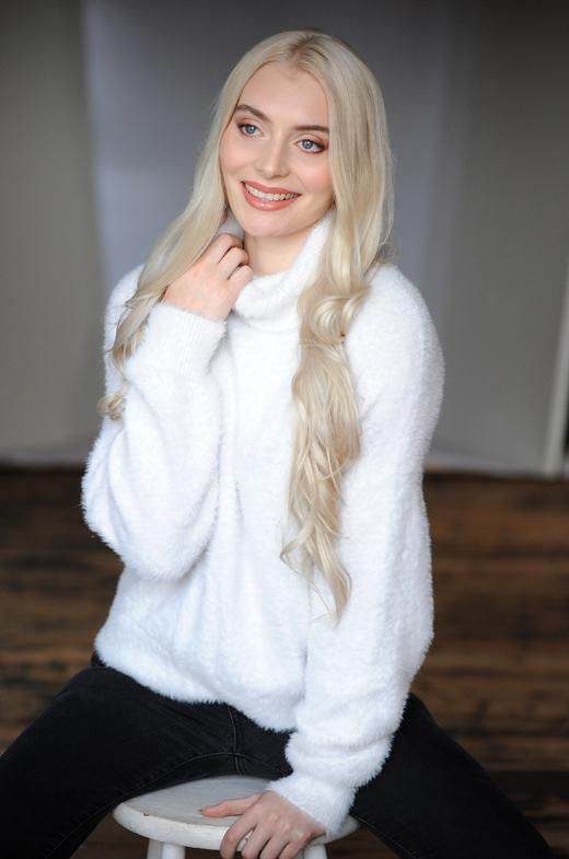 Lydia Faye | Face Model and Casting Agency
