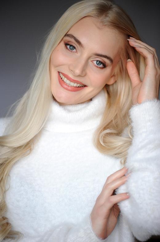 Lydia Faye | Face Model and Casting Agency
