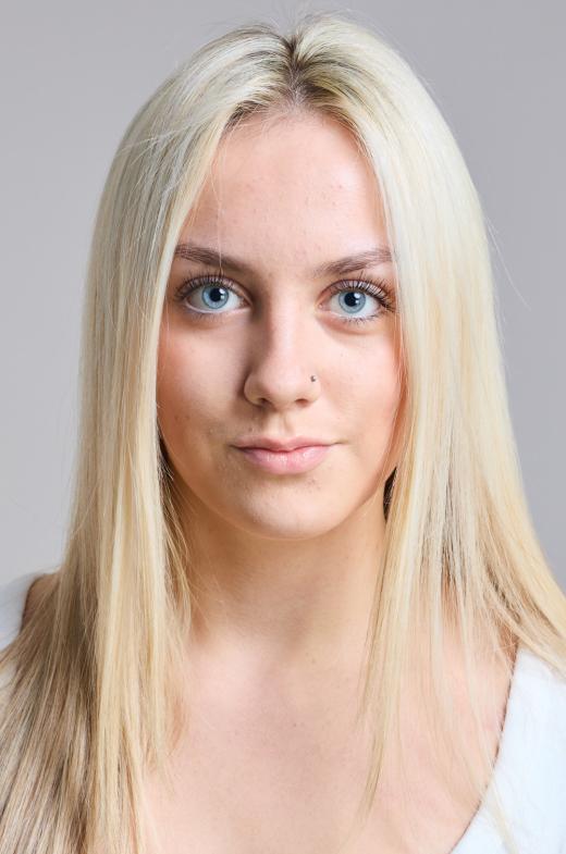 Saffron Thomson | Face Model and Casting Agency