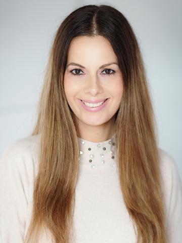 Female Commercial Artists | Face Model and Casting Agency